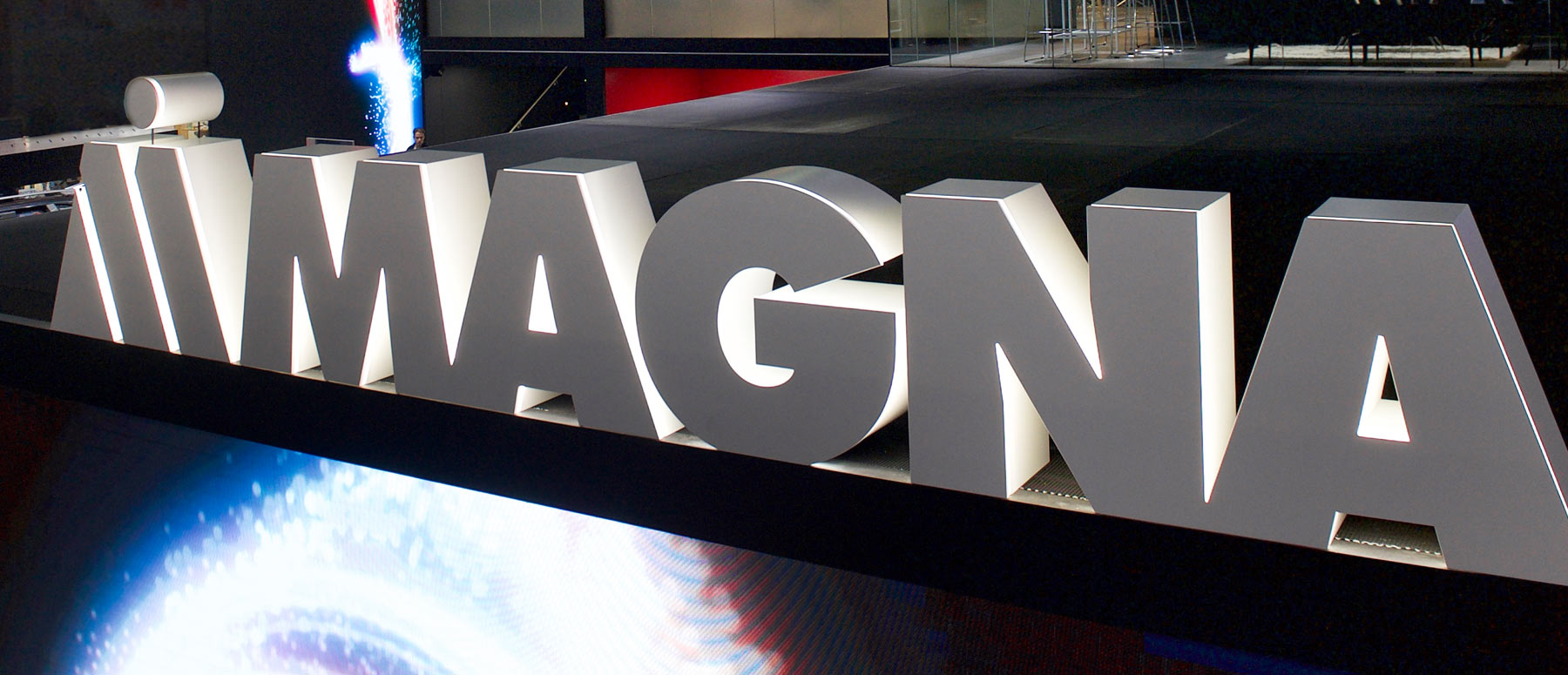 Magna Global Logo